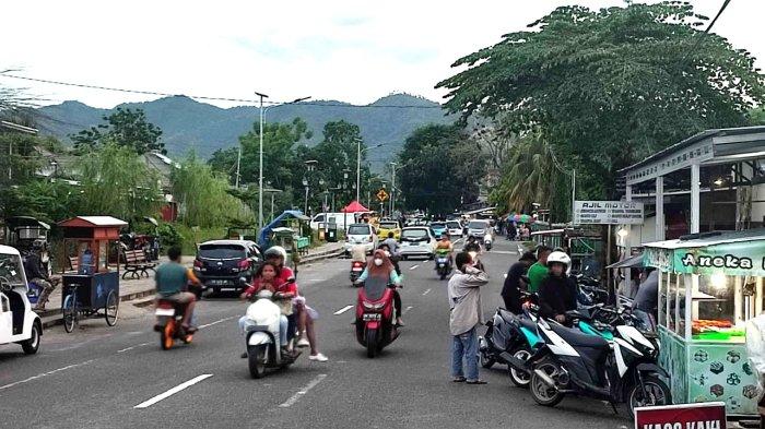 Taman Kalimadu jadi Pusat Berburu Takjil Warga Gorontalo saat Ramadhan ...