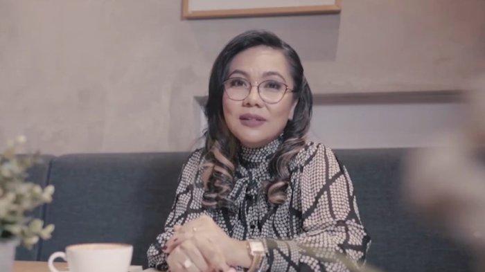 Dewi Sartika Hemeto Bawa 4.407 KTP Warga ke KPU Sebagai Syarat Calon Anggota DPD RI Dapil ...