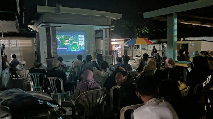 Nelayan Leato Selatan-Gorontalo Antusias Nobar Film Angin Timur Karya ...