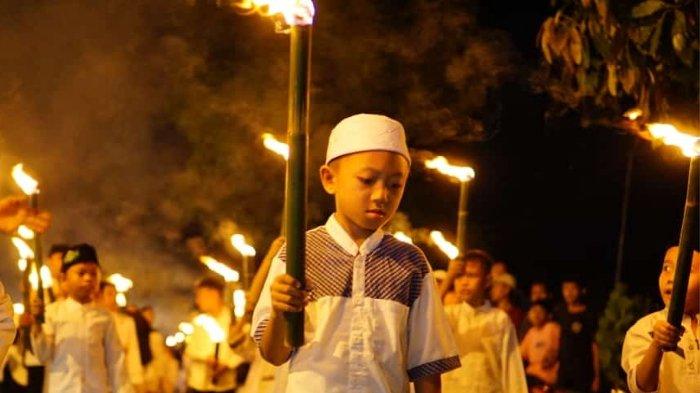 Pemuda Molosipat-Gorontalo akan Pawai Obor, Begini Kesiapannya - Tribun ...