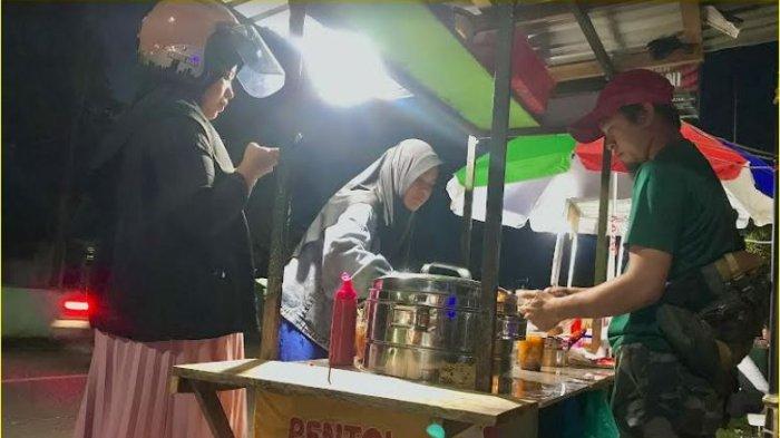 Penjual Pentol Kuah Pedas di Kalimadu Kota Gorontalo Ini Raup Omzet ...