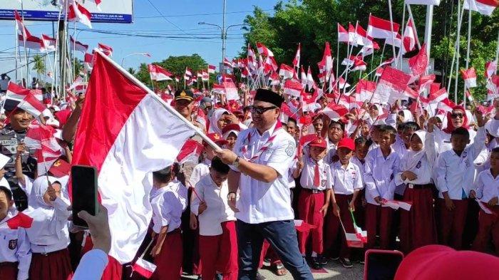 BREAKING NEWS Pemda Kabupaten Bone Bolango Bagikan 10 Ribu Bendera Merah Putih - Tribun Gorontalo