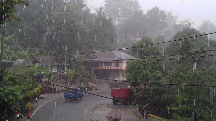 Peringatan Dini Cuaca Ekstrem Hujan Deras Besok Jumat 12 Januari 2024 - Tribun Gorontalo