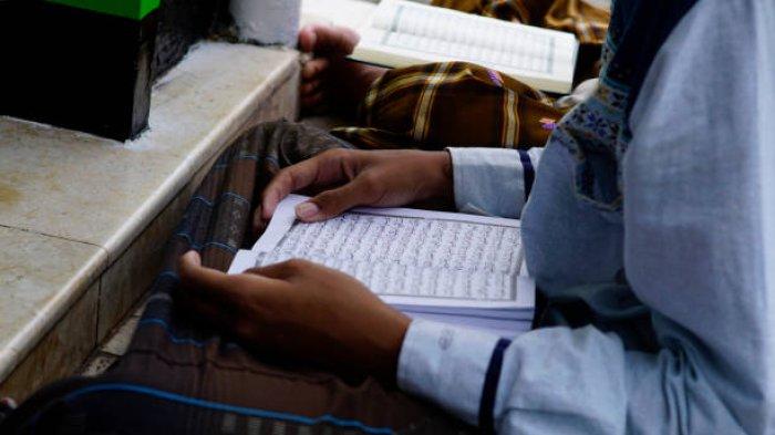 Bacaan Surah Al Infithar Lengkap Latin dan Terjemahan - Tribun Gorontalo