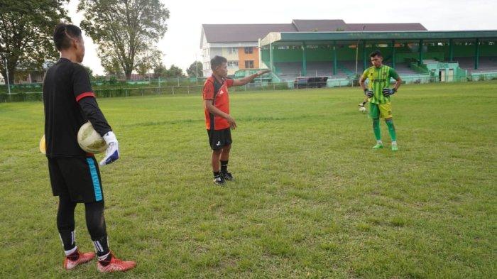 Jon Yantu Latih Kiper Persidago Atasi Crossing Jelang Lawan Panipi Raya ...