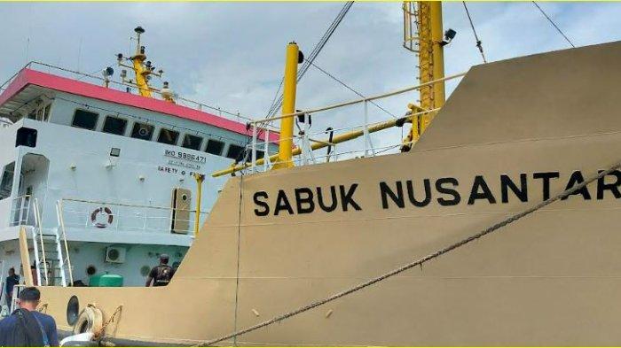 KM Sabuk Nusantara 113 Jadi Satu-satunya Kapal Penumpang di Pelabuhan Tilamuta Gorontalo ...