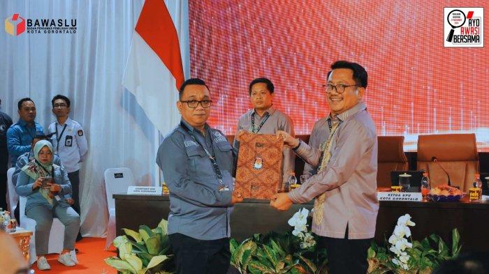Bawaslu Kota Gorontalo Sukses Awasi Ketat Tahapan Pengundian Nomor Urut Pasangan Calon - Tribun ...