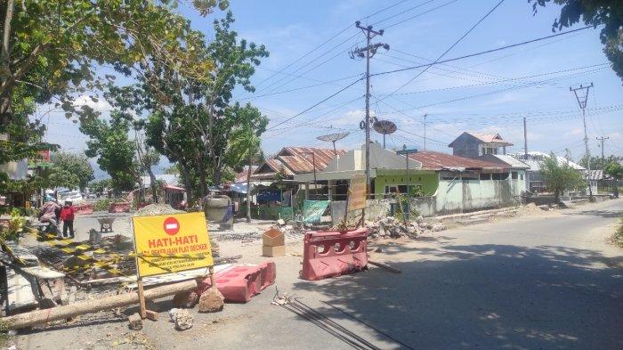Pengerjaan Plat Ducker di Jalan Aloei Saboe Kota Gorontalo, Ini Jalan ...