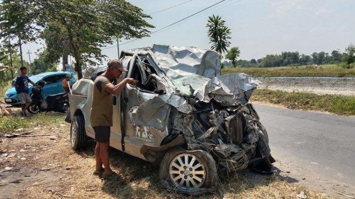 Kecelakaan Maut, Mobil Tertabrak Kereta Api, 6 Orang Tewas 2 Luka Berat, Ini Identitas Korban ...