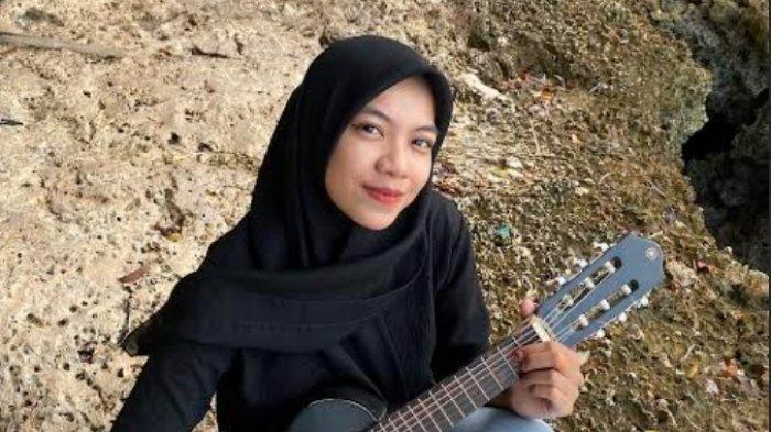 Profil Muly Nursia Abdjul, Pengajar Bahasa Inggris Pemenang Duta Bahasa Provinsi Gorontalo 2023 ...