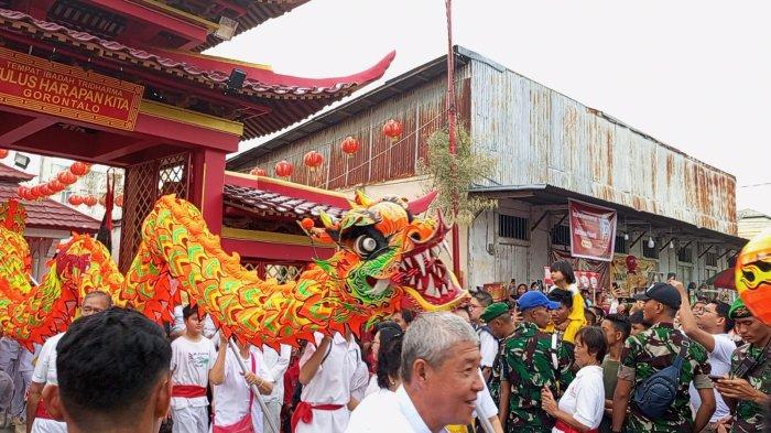Ada Naga 'Terbang' di Pusat Kota Gorontalo dalam Perayaan Cap Go Meh ...