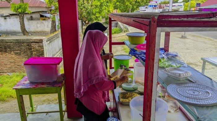 Ifin Asiku Cerita 24 Tahun Jualan Nasi Kuning Gorontalo - Tribun Gorontalo