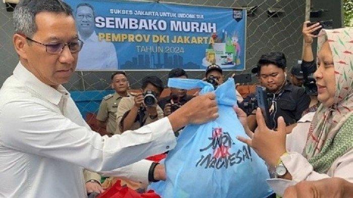 Warna Kantong Bansos DKI Jakarta Identik dengan Identitas Prabowo dan ...