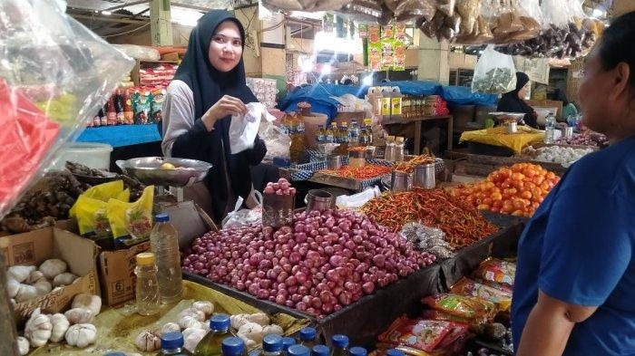 Penurunan Harga Bahan Pokok di Pasar Tradisional Marisa Gorontalo Jelang Akhir Juli 2024 ...