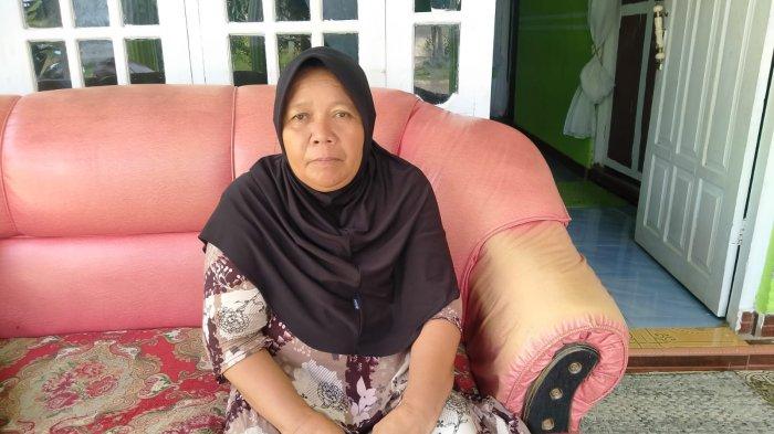 Cerita Sapira Umuri jadi Tukang Sapu Jalanan demi Nafkahi Keluarga ...