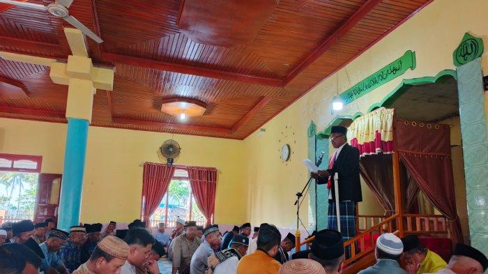 Ratusan Umat Muslim Desa Bongo Tua Boelamo Gorontalo Ikut Salat ...