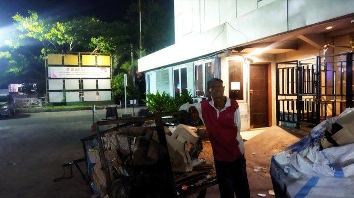 Cerita Yones Patale yang Tetap jadi Pencari Kardus di Usia Senja Demi Keluarga - Tribun Gorontalo