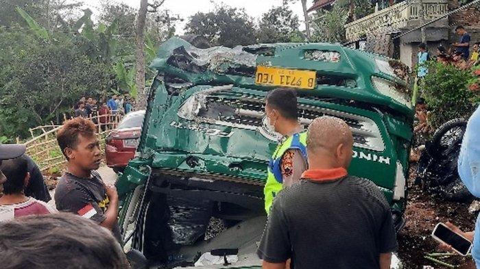 Kecelakaan Maut, Truk Oleng Tabrak 3 Sepeda Motor, 1 Orang Tewas dalam ...