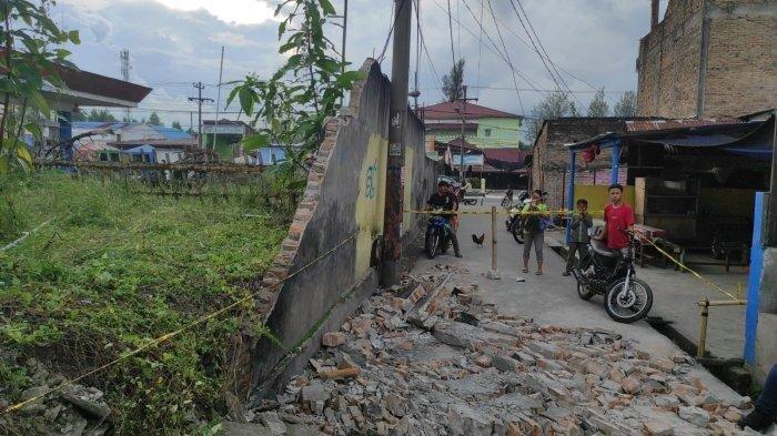 2 Warga Pancur Batu Tewas Tertimpa Tembok Milik SPBU yang Roboh, Warga: Sudah Dikomplain Tapi ...