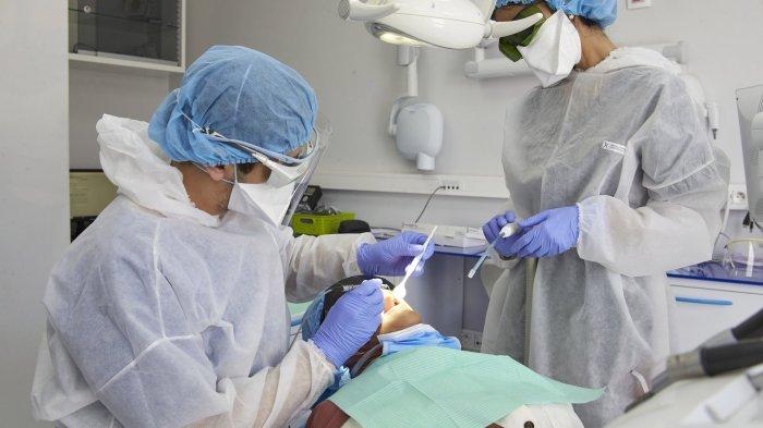 Mengetahui Perbedaan Odontektomi dan Cabut Gigi Biasa yang Disampaikan ...