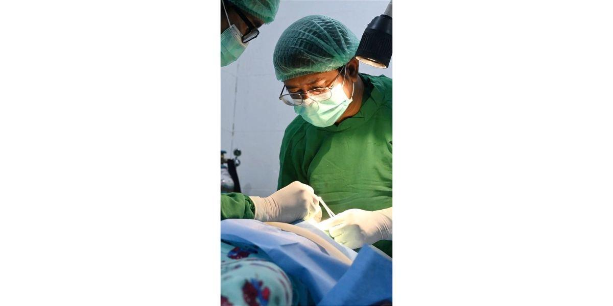 Spesialis Bedah Mulut FKG Unhas Gelar Bakti Sosial Operasi Celah Bibir ...