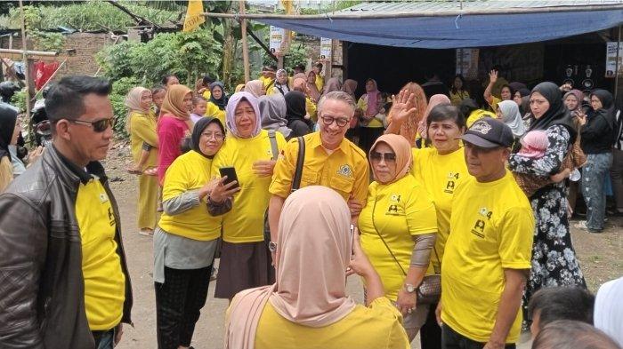 Ahmad Fitri Panas-Panasan Bareng Warga Situsaeur dan Sekitarnya ...