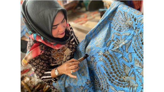 Hadirkan Mekarwangi Batik Bordir Tenun Festival, Maxxindo Siap Berikan ...