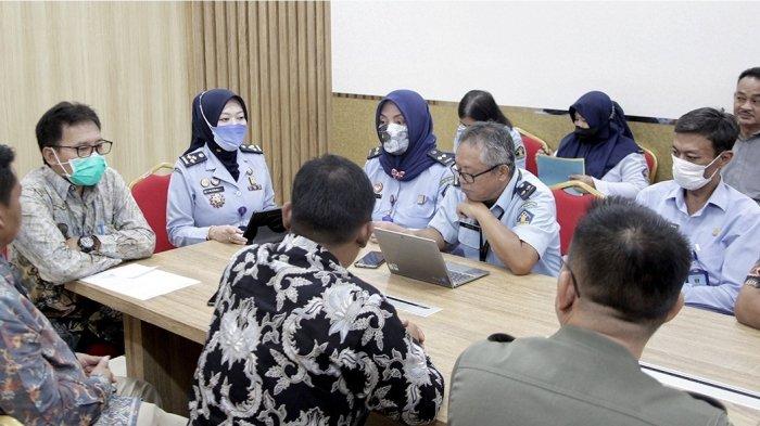 Kanwil Kemenkumham Jabar Bersama DPRD Subang Harmonisasikan Raperda Perlindungan Masyarakat ...