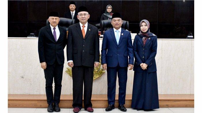 Rapat Paripurna PAW: DPRD Jabar Lantik Dede Chandra Sasmita Sebagai Anggota - Tribunjabar.id