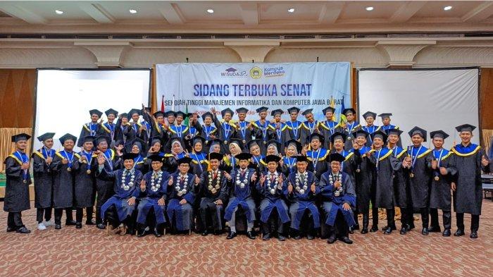 STMIK JABAR Gelar Wisuda ke-XII, 80 Persen Lulusan Sudah Bekerja dan Jadi Pengusaha - Tribunjabar.id