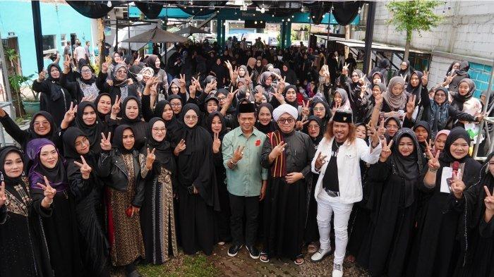 Bikin Haru Ratusan Emak Emak Menangis Berderai Air Mata Saat Bertemu