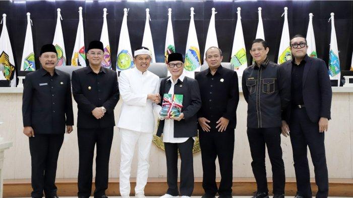DPRD Jawa Barat Gelar Rapat Paripurna Penyampaian Nota Pengantar LKPJ Gubernur TA 2024 ...