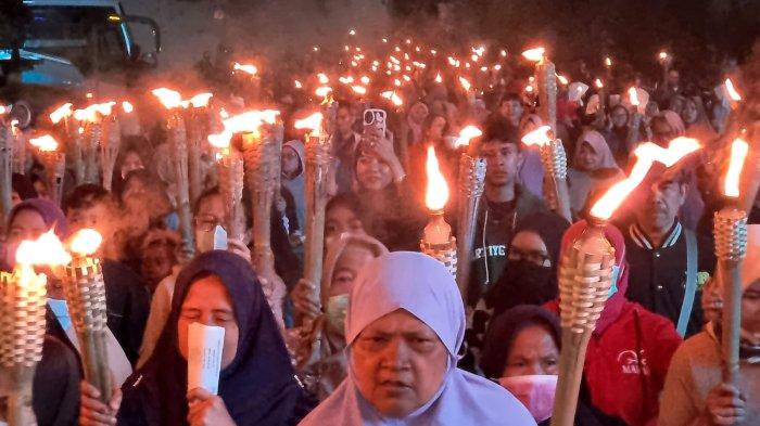 Parade Foto Pawai Obor di Kota Bandung Sambut Tahun Baru Islam 1445 H ...
