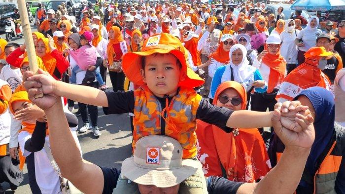 Parade Foto Anies Baswedan Hadiri Jalan Sehat Keluarga Besar PKS dan ...