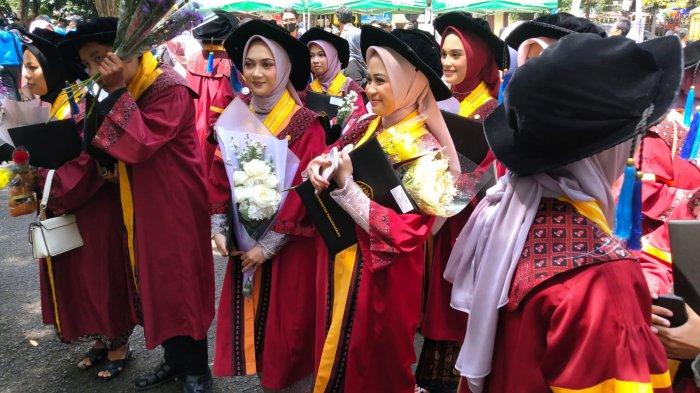 Parade Foto Wisuda Unpad Gelombang IV Tahun Akademik 2022/2023 ...