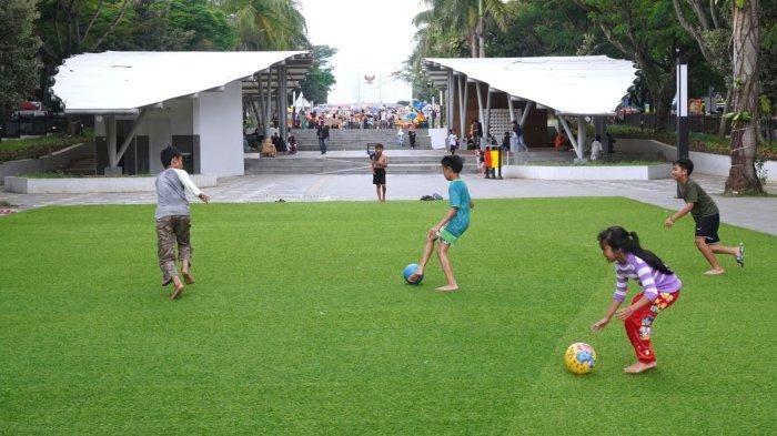 Bermain di Kawasan Wisata Ruang Publik Monpera Jabar - Tribunjabar.id