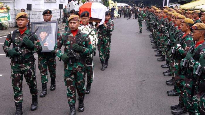 Jenazah Solihin GP Disemayamkan di Kodam III/Siliwangi Sebelum ...