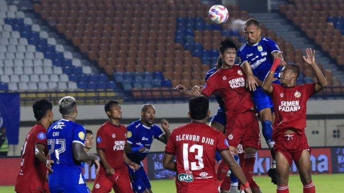 Persib Bandung Cetak Gol Duluan Tapi Tertinggal 0-1 di Babak Pertama pada Laga Lawan Tim Lemah ...