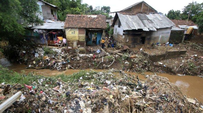 Aktivitas Warga Terdampak Banjir Bandang Banjaran Setelah Genangan Air Surut - Tribunjabar.id