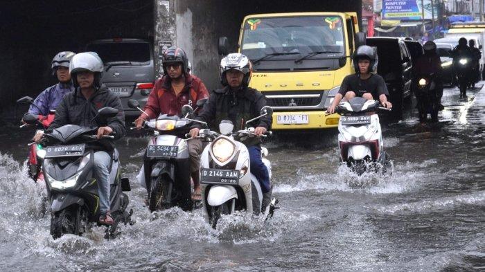 Rencana Farhan Atasi Banjir di Kota Bandung, Beda Cara Tangani Genangan ...