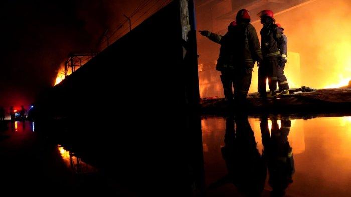 Kebakaran Tiga Pabrik di Kawasan Industri Sadang Rahayu - Tribunjabar.id