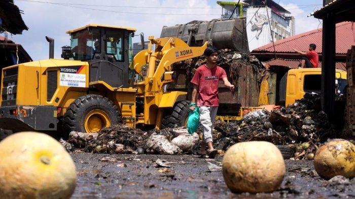 Sampah Menggunung di Pasar Gedebage Diangkut ke TPA Sarimukti - Tribunjabar.id