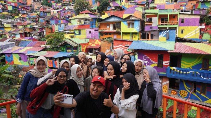 Lembur Katumbiri Ramai Pengunjung - Tribunjabar.id