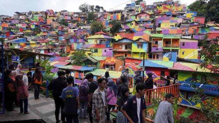 Lembur Katumbiri Ramai Pengunjung - Tribunjabar.id