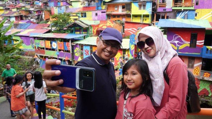 Lembur Katumbiri Ramai Pengunjung - Tribunjabar.id