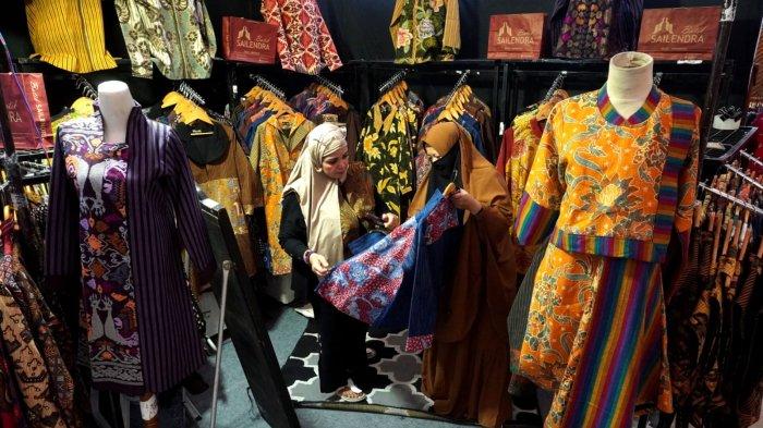 Festival Batik, Bordir, Tenun, dan Kerajinan Nusantara di Bandung ...