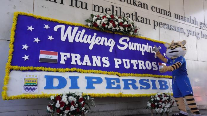 Persib Perkenalkan Pemain Anyar Frans Putros - Tribunjabar.id