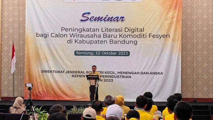 Pengusaha Fesyen di Bandung Dilatih Literasi Digital, Ace Sebut ... Pengusaha Fesyen di Bandung Dilatih Literasi Digital, Ace Sebut ...