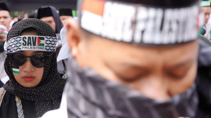 Peserta Aksi Bela Palestina Menangis, Terbayang Penderitaan Rakyat ...
