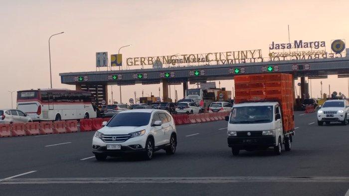 Antrean Arus Balik Terjadi di Gerbang Masuk Tol Cileunyi Minggu Sore, Jalur Arteri Terimbas ...